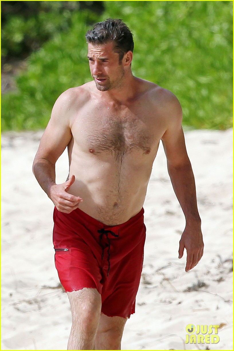 Teresa Palmer & Scott Speedman: Hawaiian Beach Babes!: Photo 2734848 ...