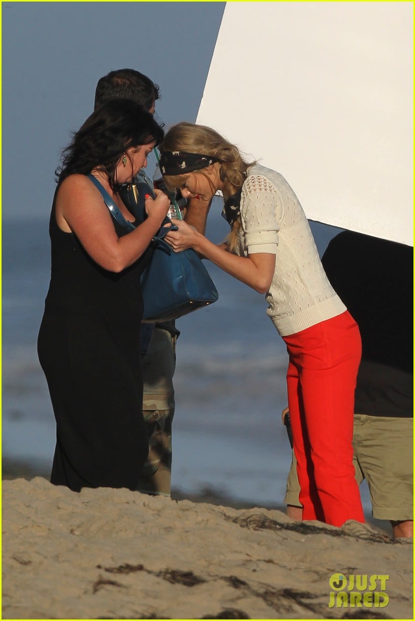 Taylor Swift: Beach Photo Shoot!: Photo 2691759 | Taylor Swift Photos ...