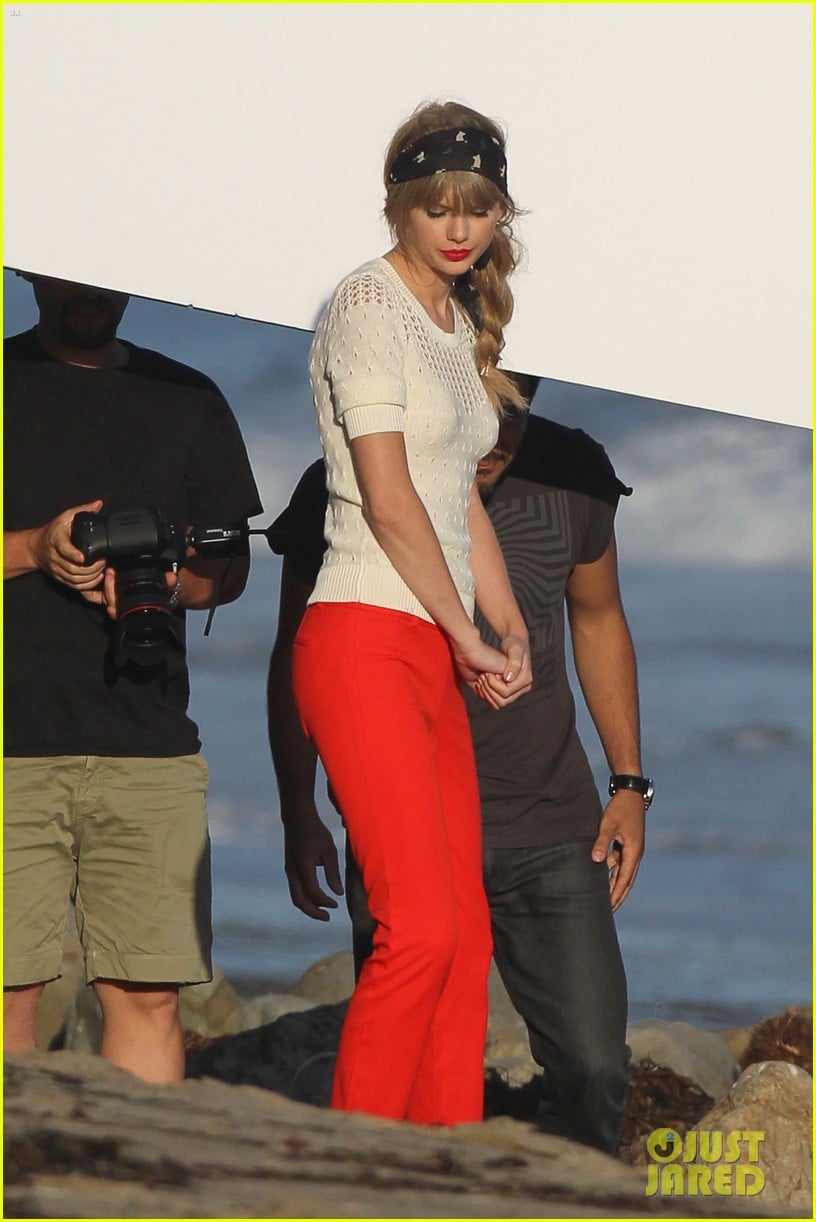 Taylor Swift: Beach Photo Shoot!: Photo 2691761 | Taylor Swift Photos ...