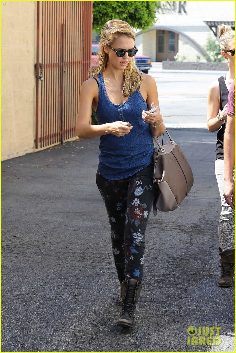 Jessica Alba: Gun Training for 'Sin City: A Dame to Kill For'!: Photo ...