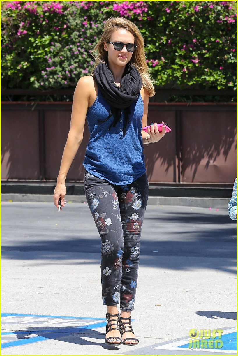 Jessica Alba: Gun Training for 'Sin City: A Dame to Kill For'!: Photo ...