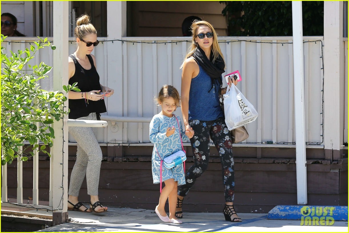 Jessica Alba: Gun Training for 'Sin City: A Dame to Kill For'!: Photo ...