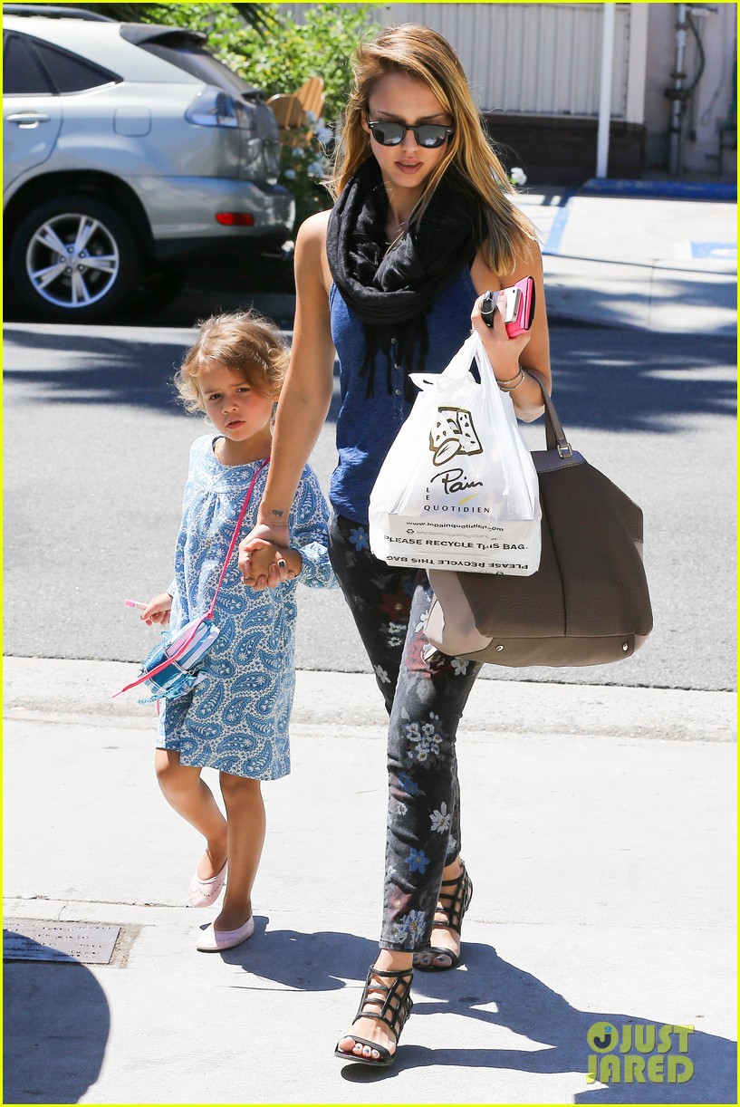 Jessica Alba: Gun Training for 'Sin City: A Dame to Kill For'!: Photo ...