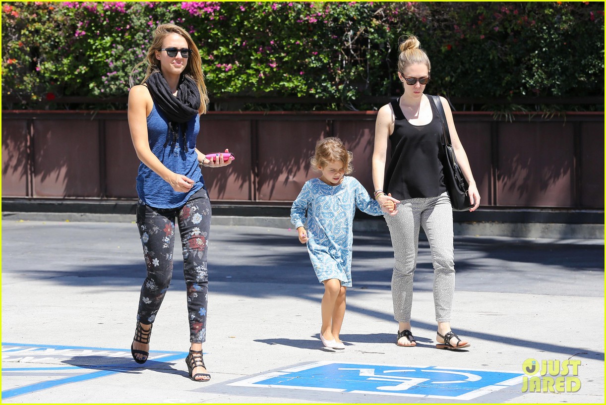 Jessica Alba: Gun Training for 'Sin City: A Dame to Kill For'!: Photo ...