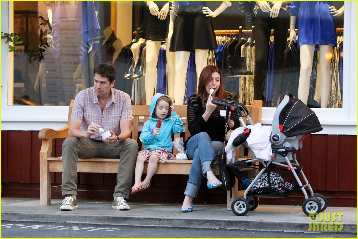 Alyson Hannigan: McKayla Maroney Visits 'How I Met Your Mother' Set ...