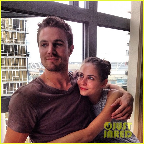 Stephen Amell: 'Monday Bonding' with Willa Holland!: Photo 2698049 ...
