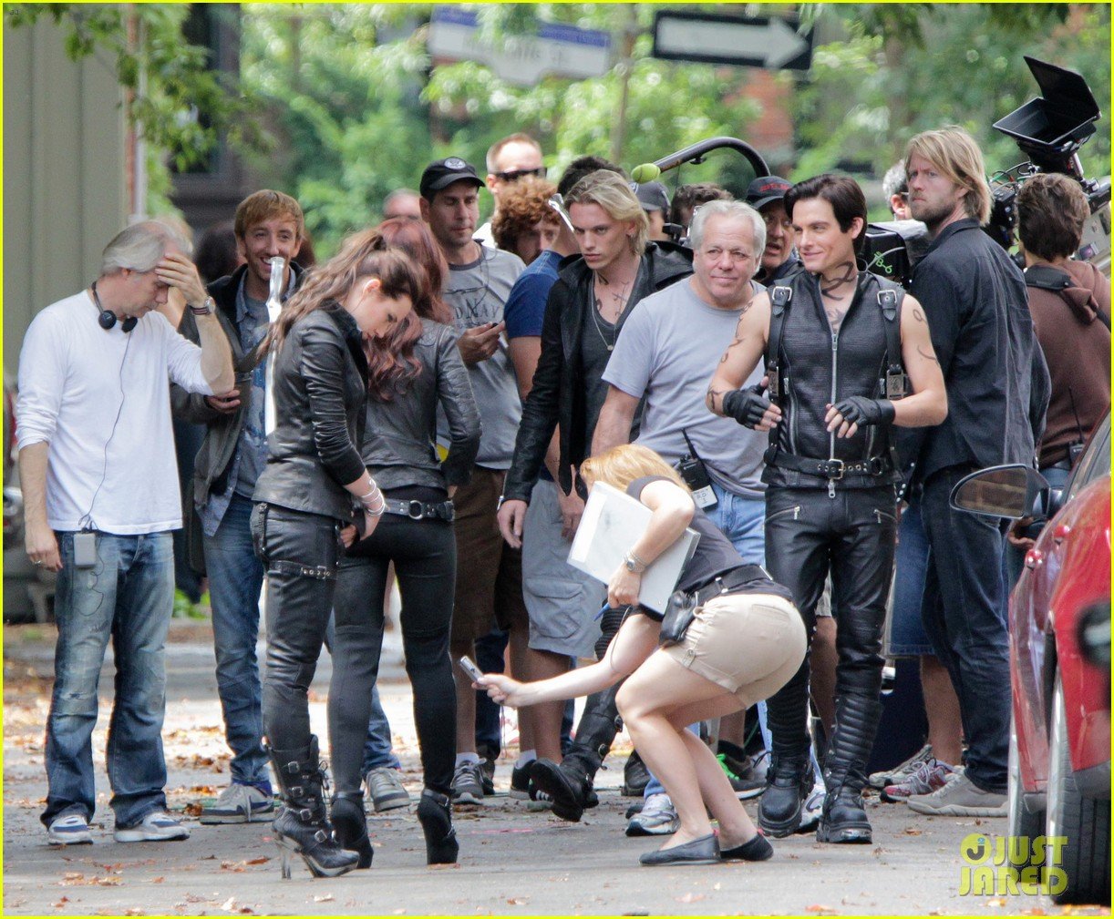Lily Collins & Jamie Campbell Bower: 'Mortal Instruments' Set!: Photo ...