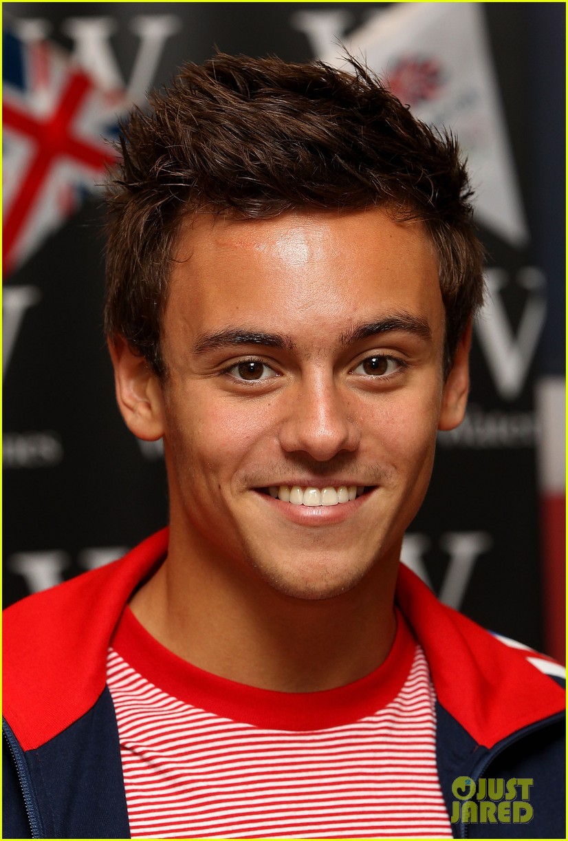 Tom Daley: 'My Story' Book Signing!: Photo 2703149 | Photos | Just ...