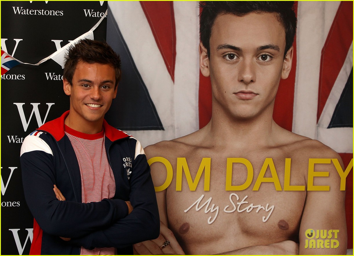 Tom Daley: 'My Story' Book Signing!: Photo 2703153 | Photos | Just ...