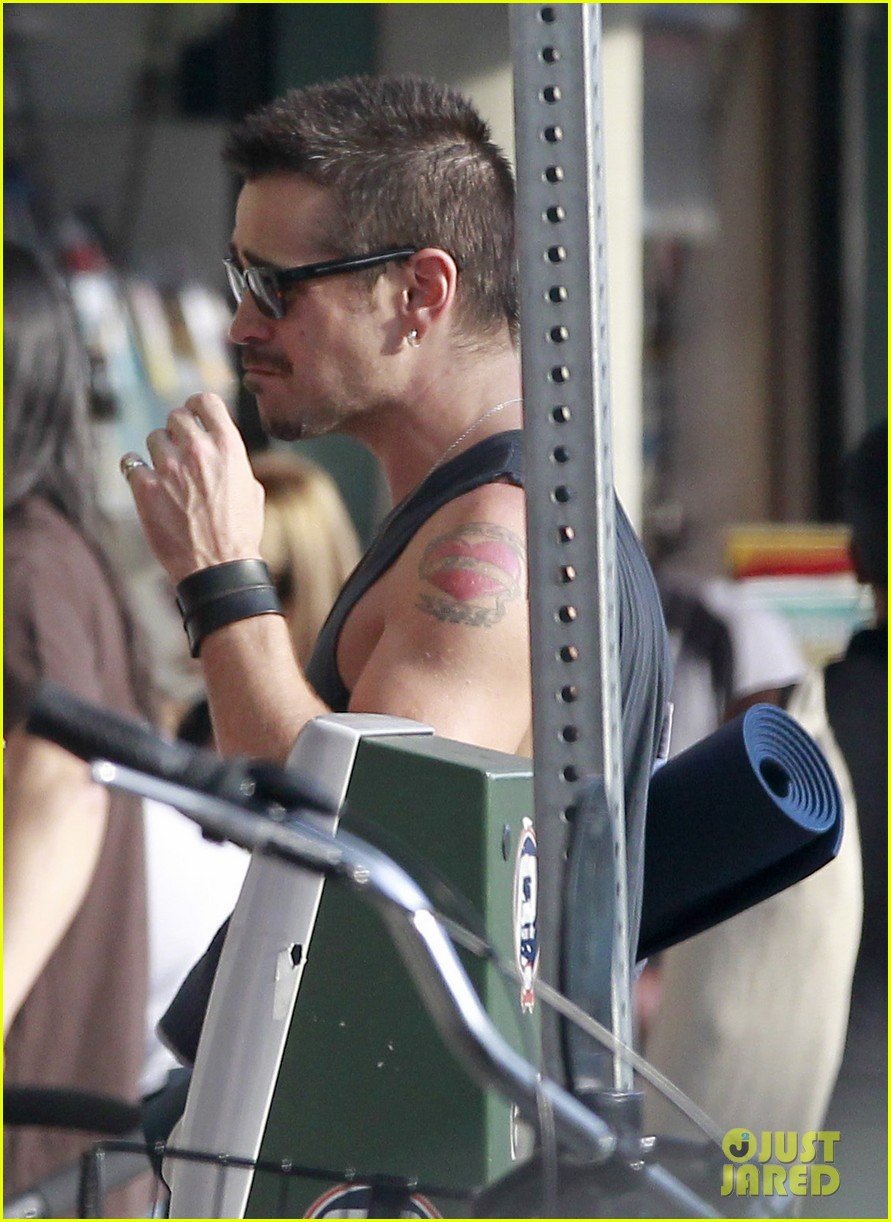 Colin Farrell: Yoga Stretch: Photo 2696887 | Colin Farrell Photos ...