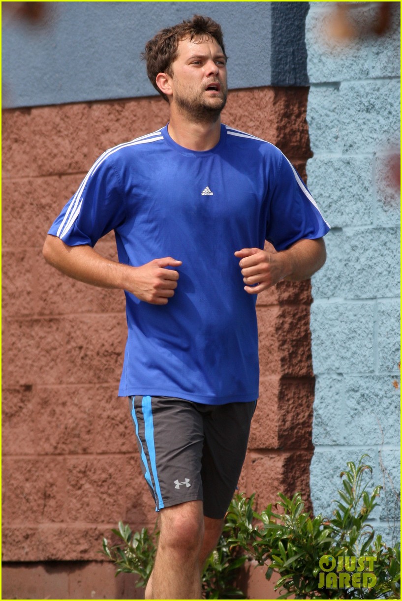Joshua Jackson: Monday Morning Jog!: Photo 2697902 | Joshua Jackson ...