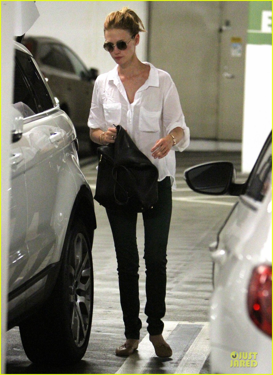 January Jones: Target-ing Xander in Green!: Photo 2707171 | Celebrity ...