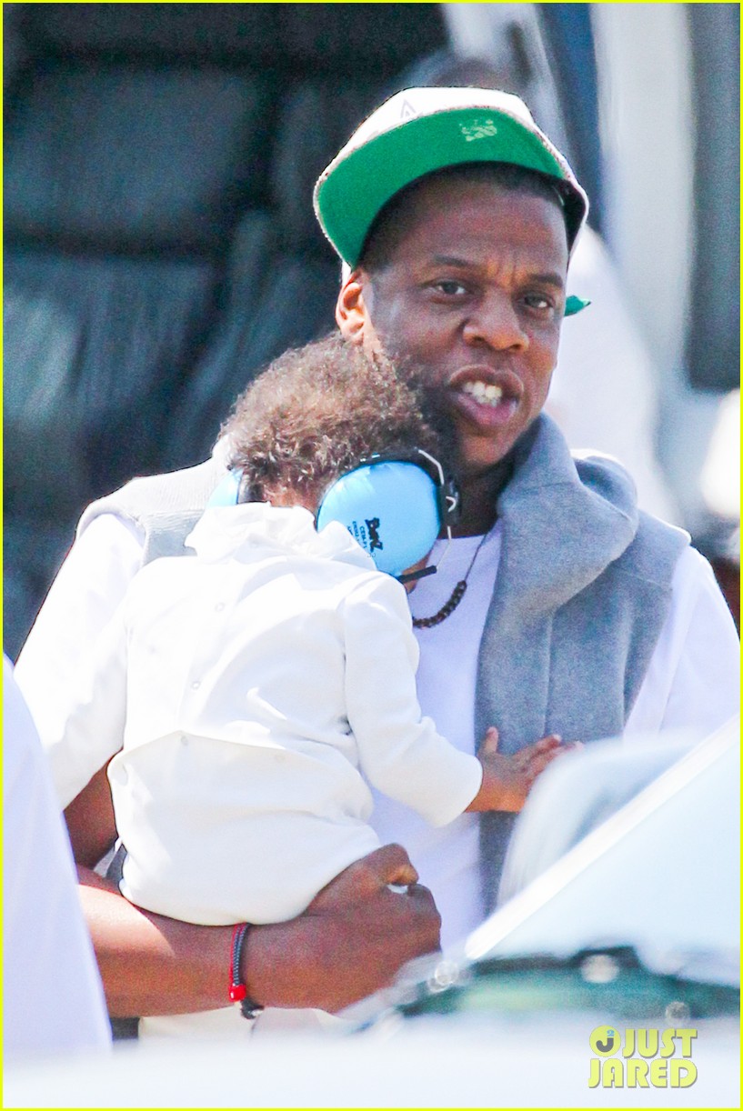 Jay-Z & Blue Ivy Carter Chopper Into the Big Apple!: Photo 2711376 ...
