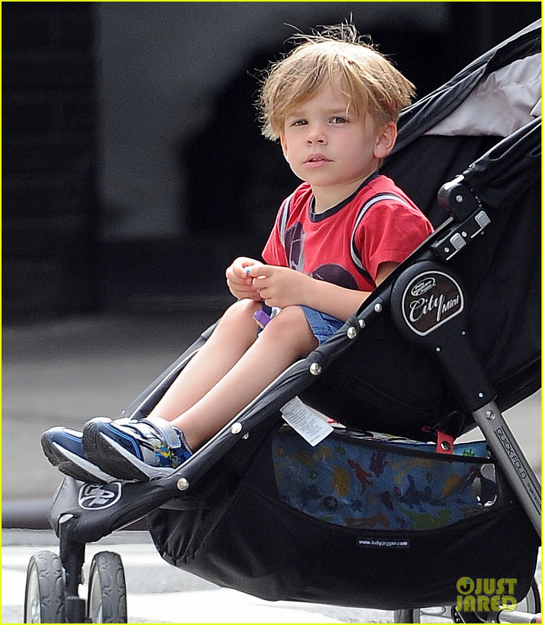 Ricky Martin: Pizza Stop with Grandpa & the Twins!: Photo 2705290 ...