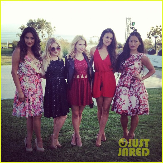 AnnaLynne McCord & Shay Mitchell: Friends to Mankind!: Photo 2705315 ...