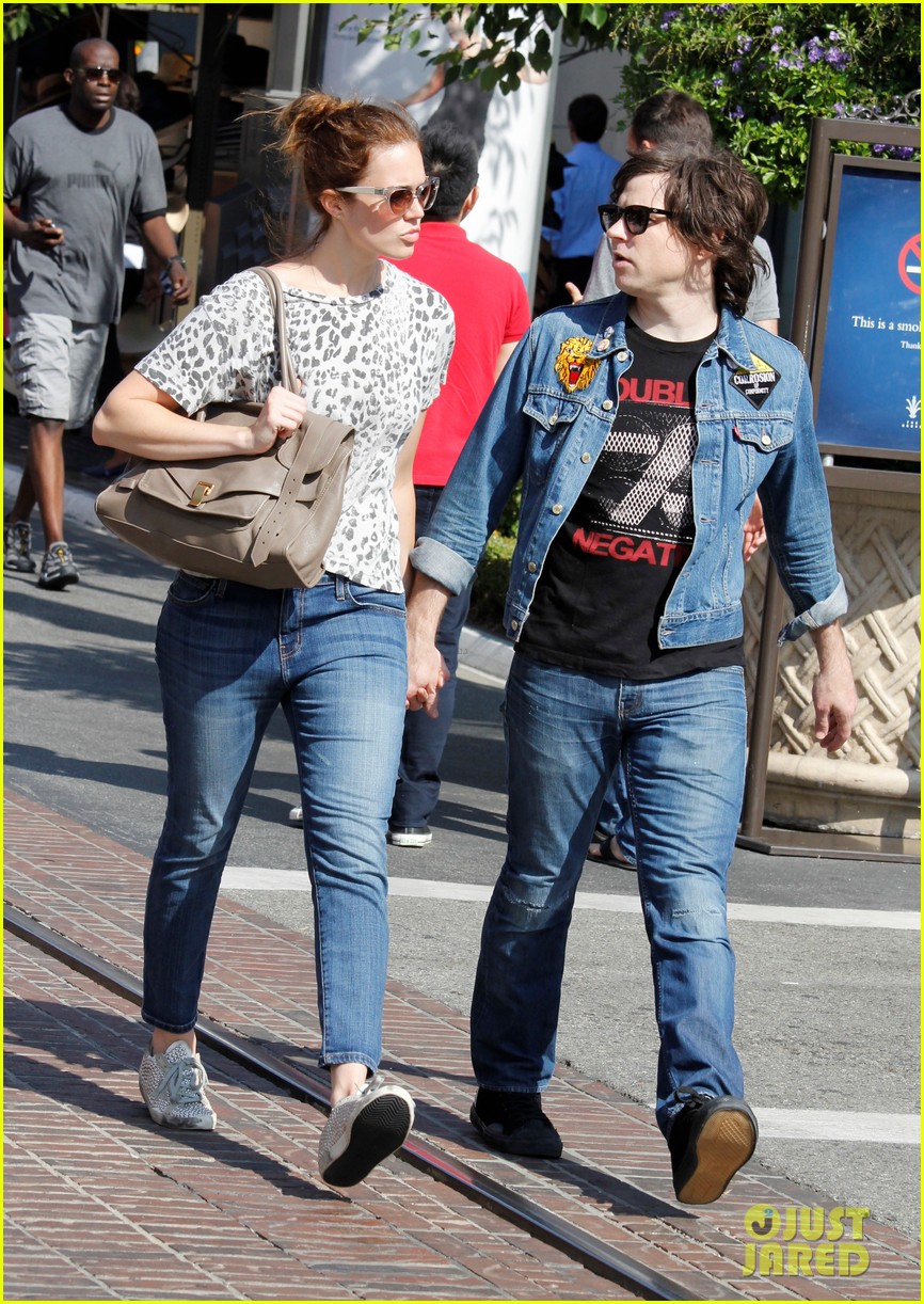 Mandy Moore & Ryan Adams: The Grove Shopping!: Photo 2697198 | Mandy ...