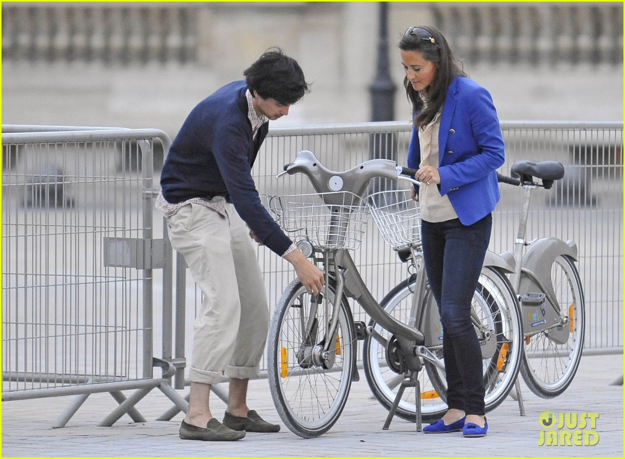 Pippa Middleton: Paris Getaway!: Photo 2709052 | Pippa Middleton Photos ...