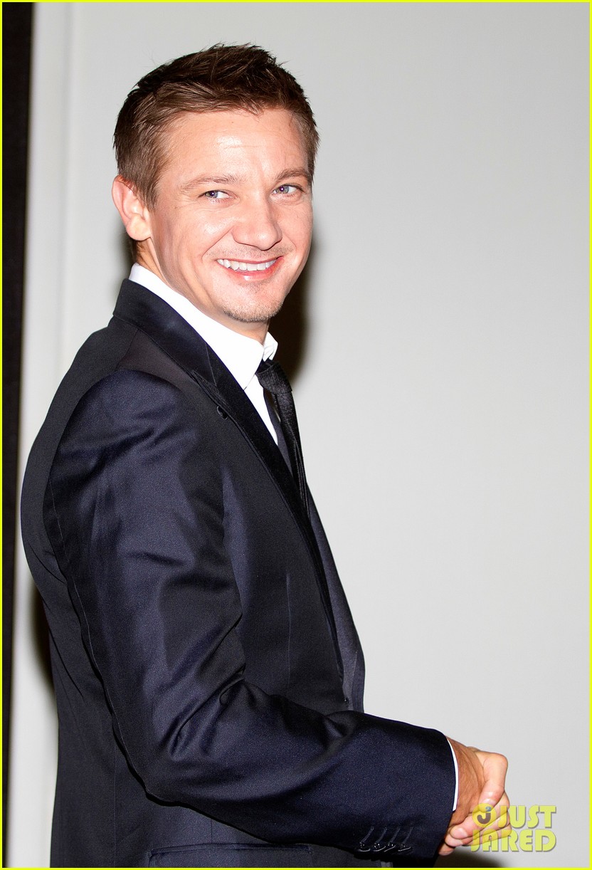 Jeremy Renner: 'Bourne Legacy' Mexico City Photo Call!: Photo 2707278 ...