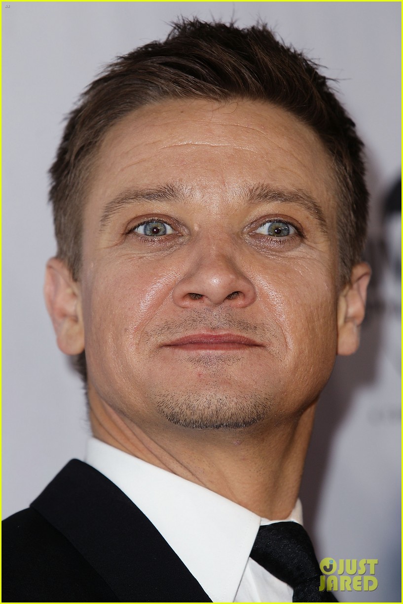 Jeremy Renner: 'Bourne Legacy' Sydney Premiere!: Photo 2698116 | Jeremy ...