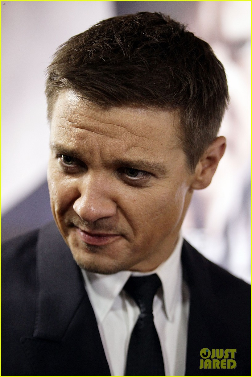 Jeremy Renner: 'Bourne Legacy' Sydney Premiere!: Photo 2698118 | Jeremy ...