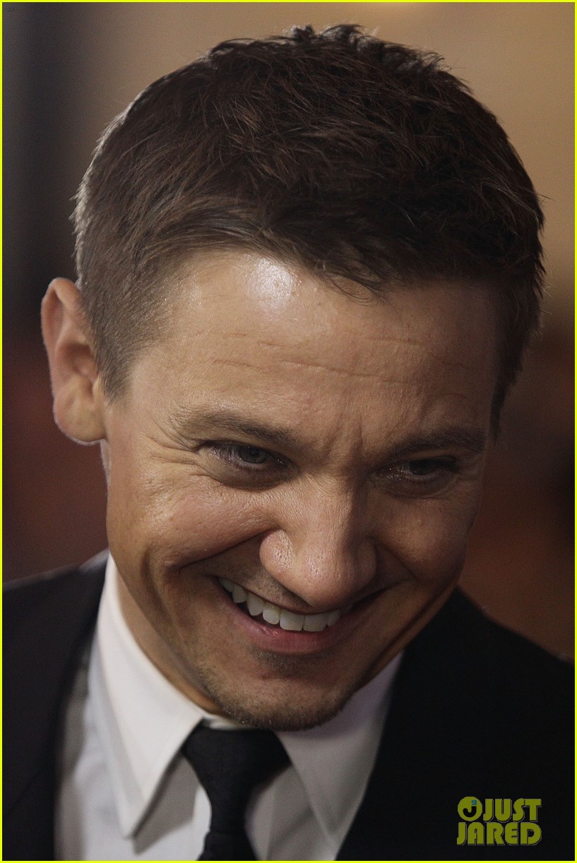 Jeremy Renner: 'Bourne Legacy' Sydney Premiere!: Photo 2698120 | Jeremy ...