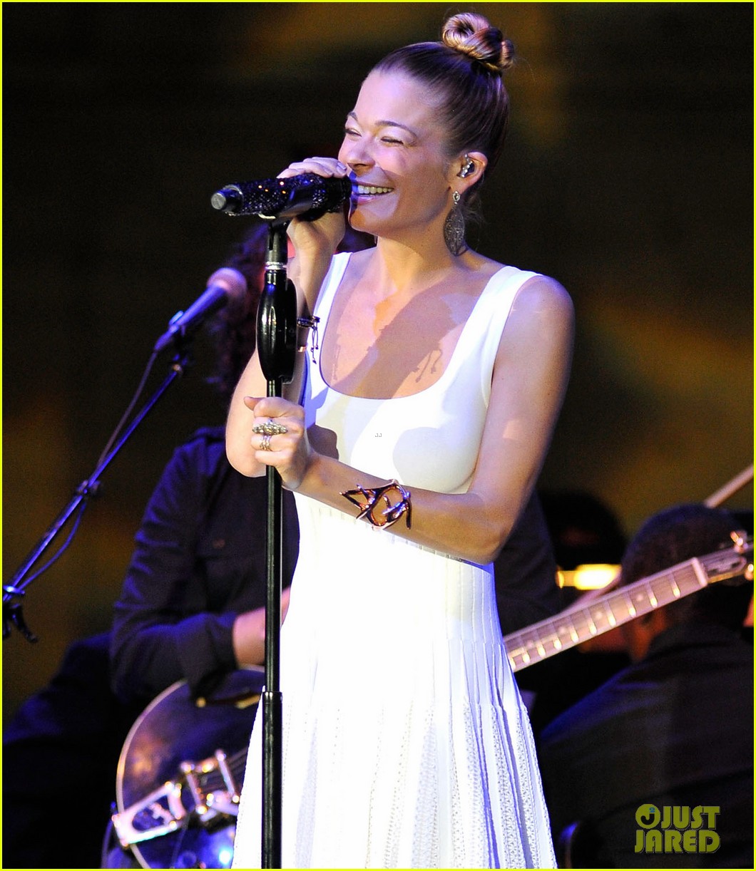 LeAnn Rimes: 17th Annual Symphony Concert Performer!: Photo 2709211 ...