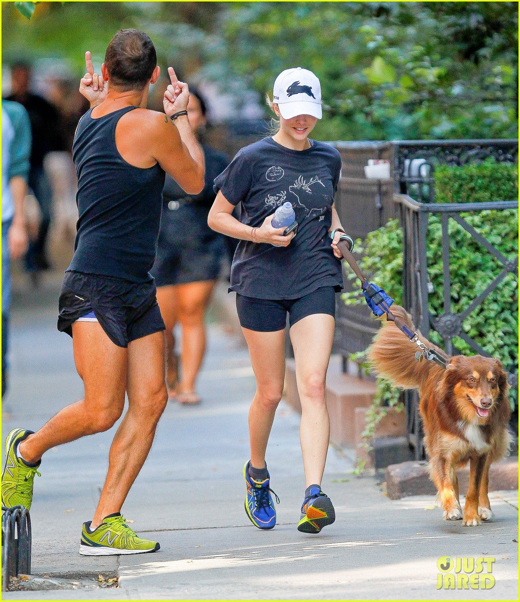 Amanda Seyfried: U.S. Open & Ice Cream Cone Cutie!: Photo 2710542 ...