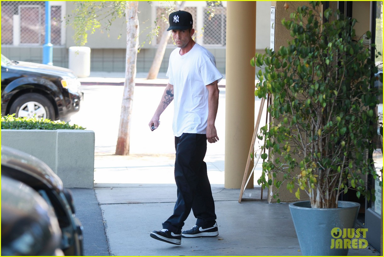 Amanda Seyfried & Desmond Harrington: Tea Bar Twosome!: Photo 2704644 ...