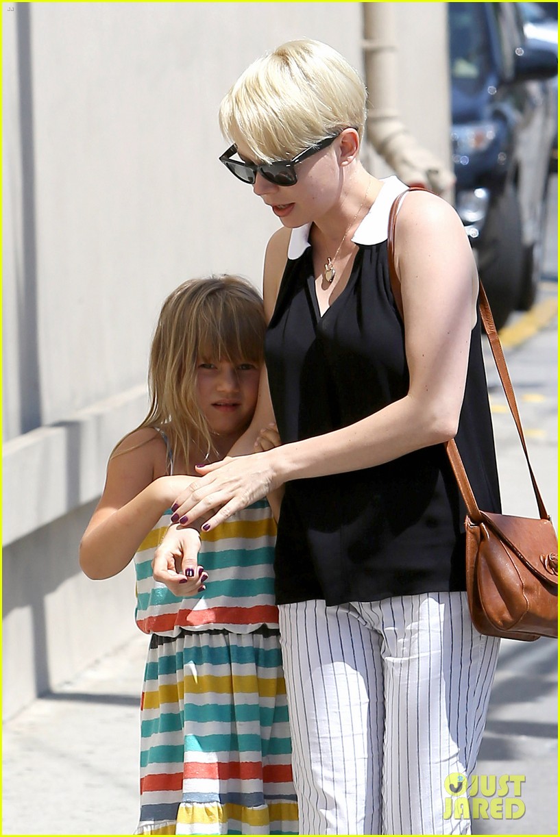 Michelle Williams & Jason Segel: Afternoon with Matilda!: Photo 2708556 ...