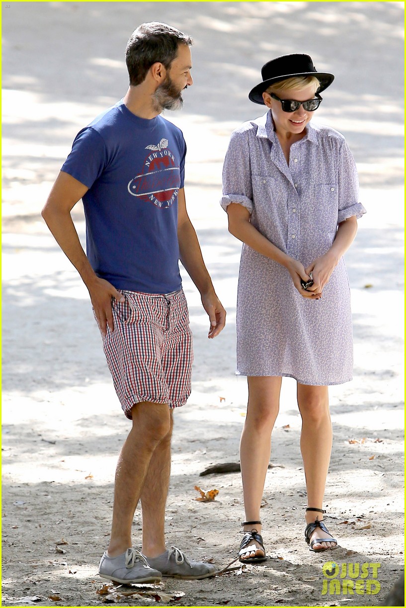 Michelle Williams & Matilda: Park Playdate!: Photo 2706748 | Celebrity ...