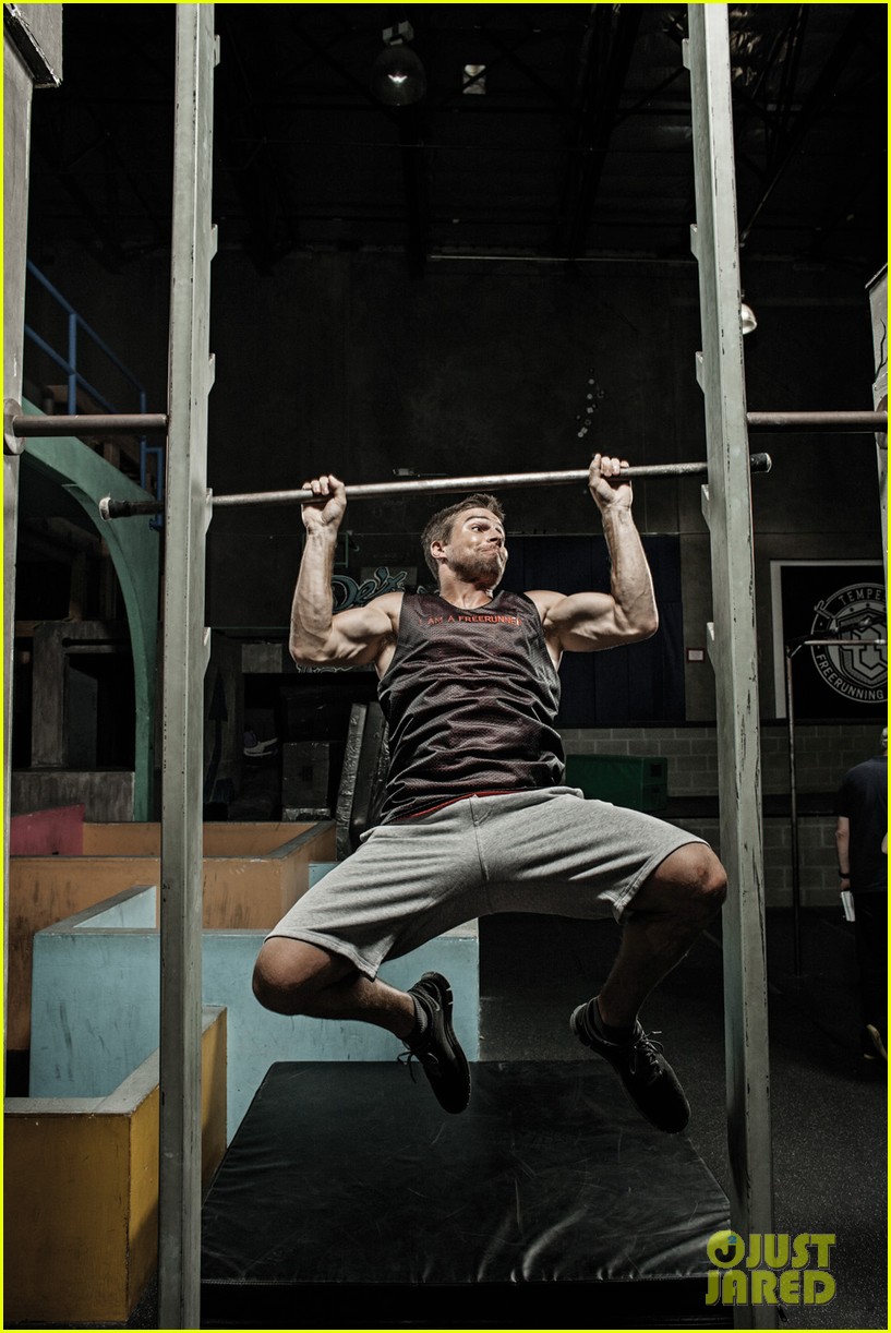 Stephen Amell: Fitness Feature for 'Emmy' Magazine!: Photo 2724358 ...