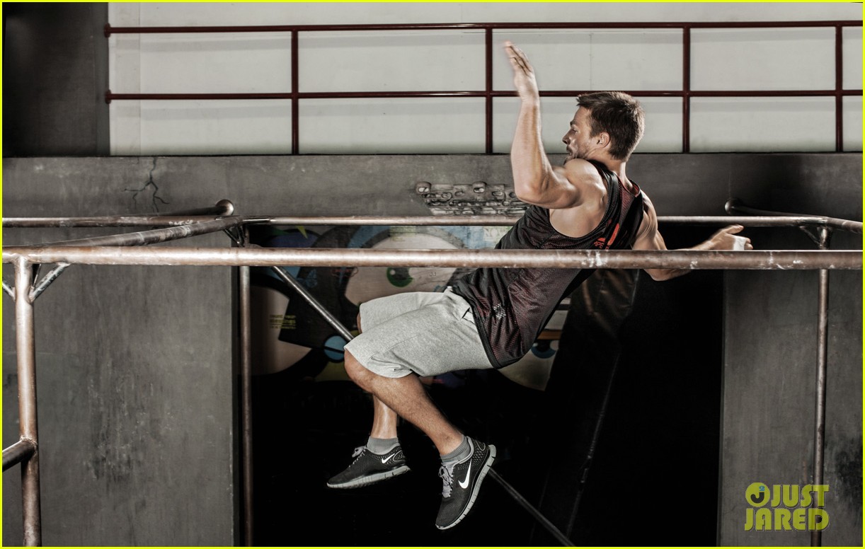 Stephen Amell: Fitness Feature for 'Emmy' Magazine!: Photo 2724362 ...