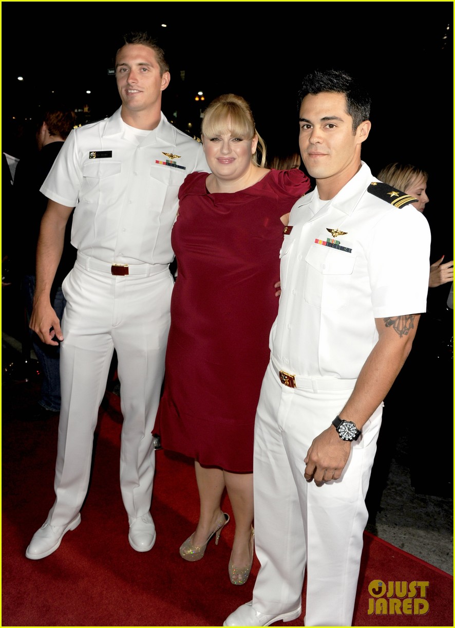 Elizabeth Banks & Anna Kendrick: 'Pitch Perfect' Premiere!: Photo ...