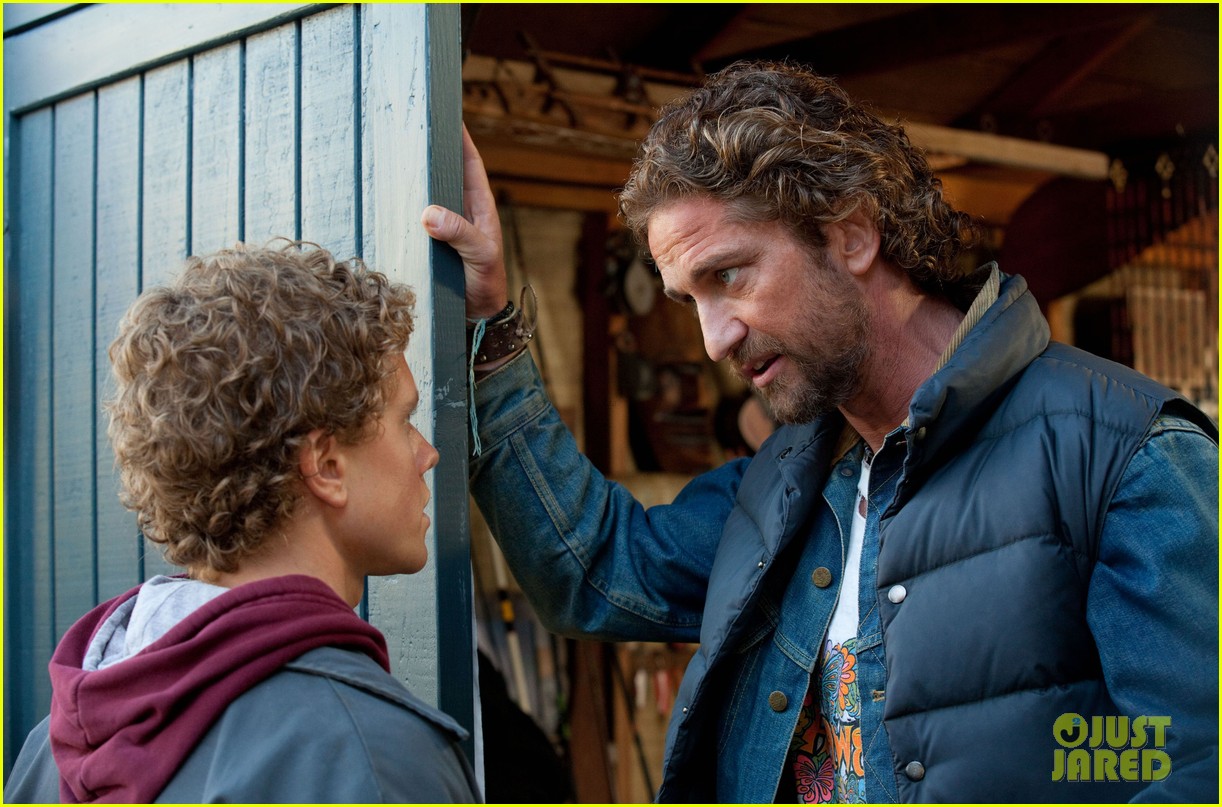 Gerard Butler: 'Chasing Mavericks' Stills!: Photo 2729360 | Gerard ...