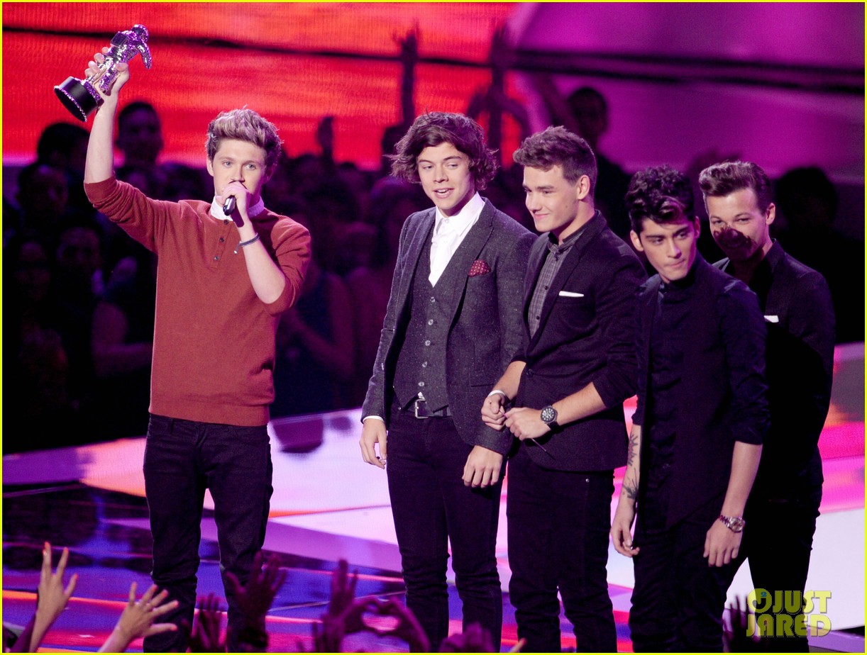 One Direction's MTV VMAs Performance 2012 - Watch Now!: Photo 2715768 ...