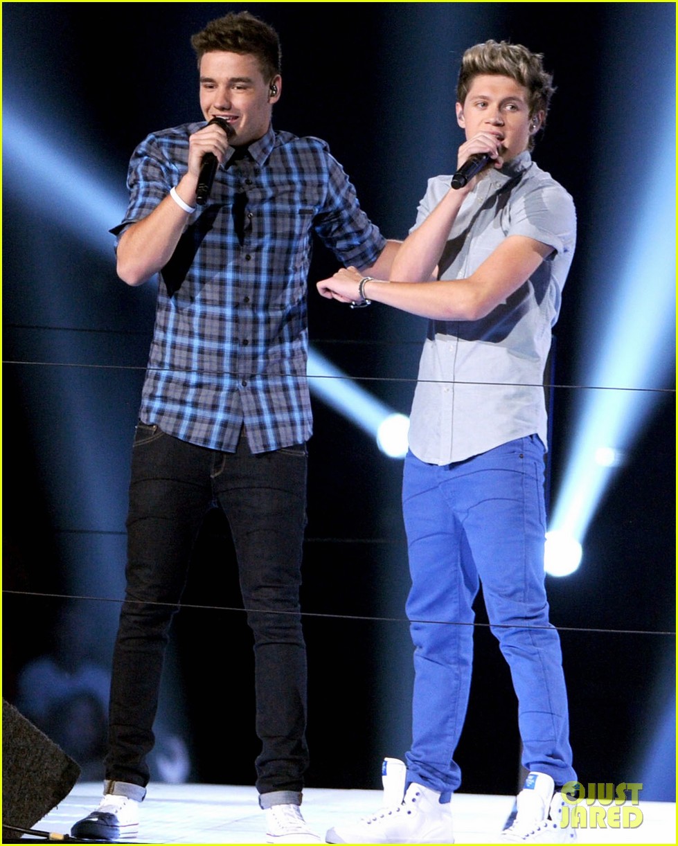One Direction's MTV VMAs Performance 2012 - Watch Now!: Photo 2715770 ...