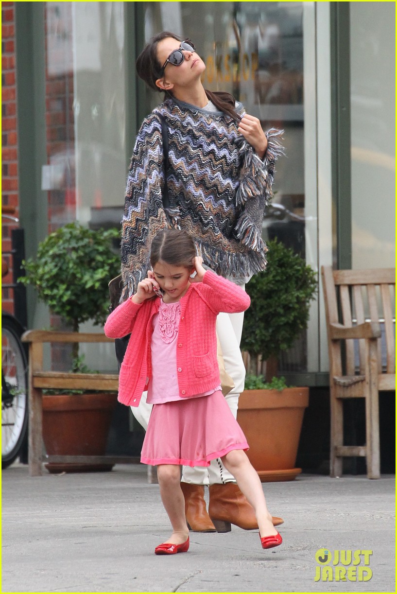 Katie Holmes & Suri: Mommy-Daughter Brunch!: Photo 2728865 | Celebrity ...