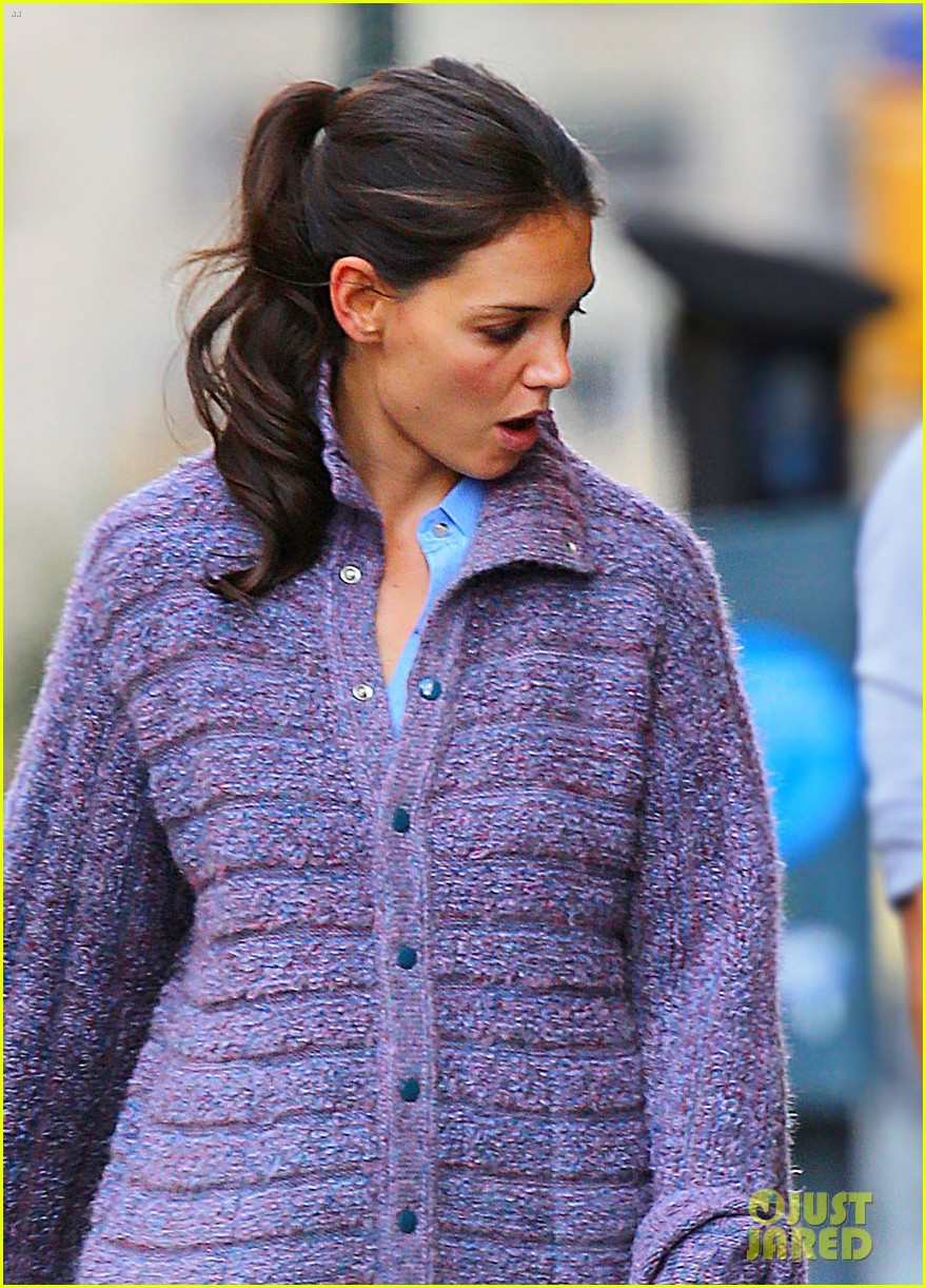 Katie Holmes: Mother-Daughter Stroll with Suri!: Photo 2723105 ...