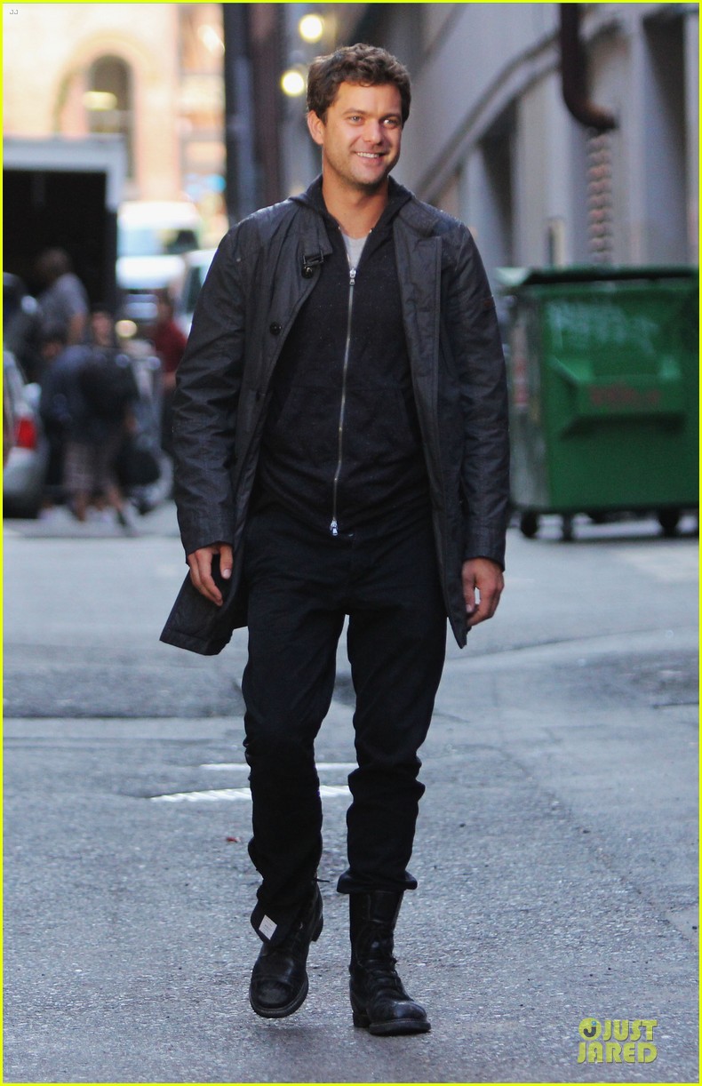 Photo: joshua jackson fringe promo art 01 | Photo 2725851 | Just Jared ...