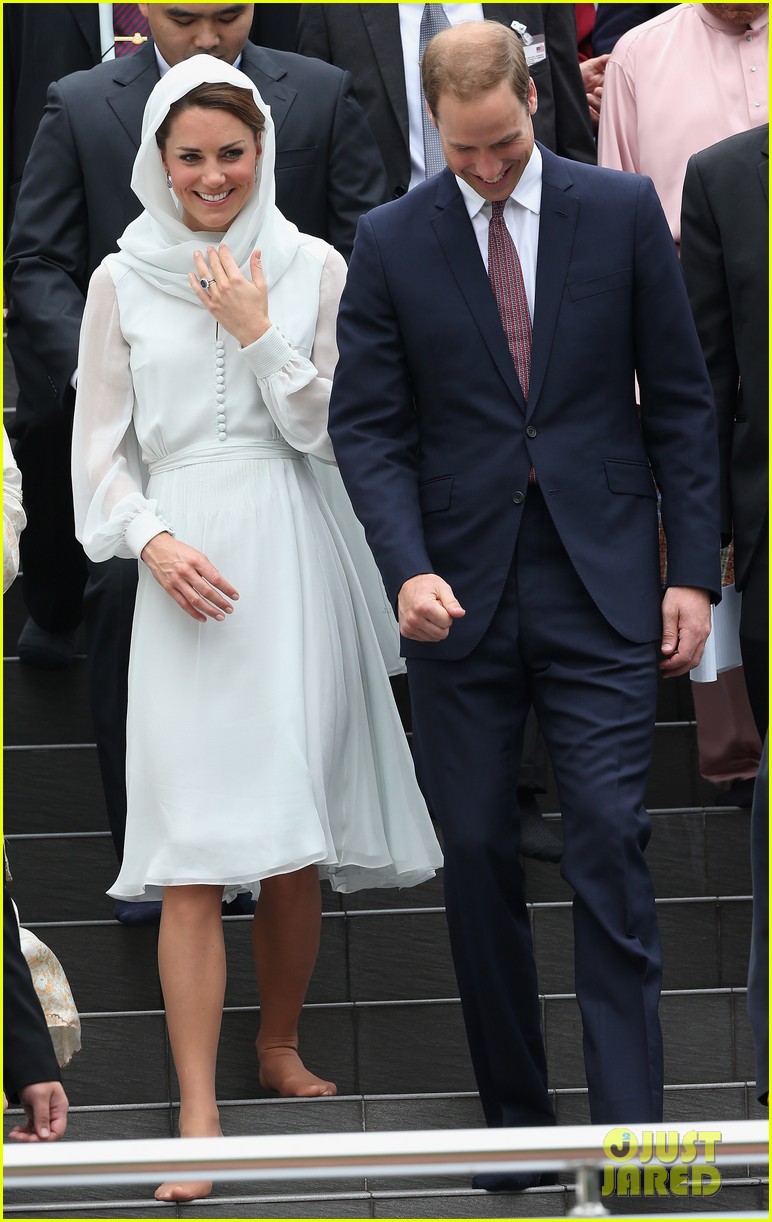 Prince William & Duchess Kate: Assyakirin Mosque Visit: Photo 2721691 ...