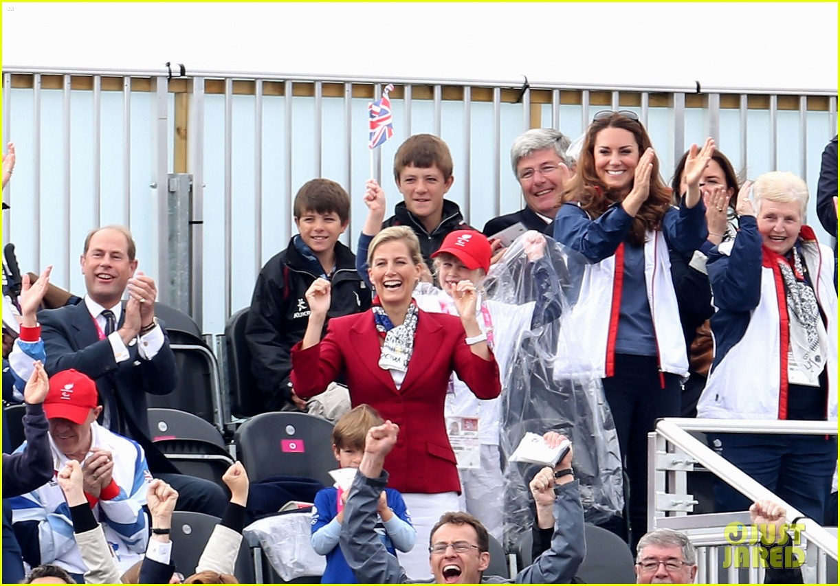 Duchess Kate Cheers Great Britain's Rowing Team to Gold Medal!: Photo ...