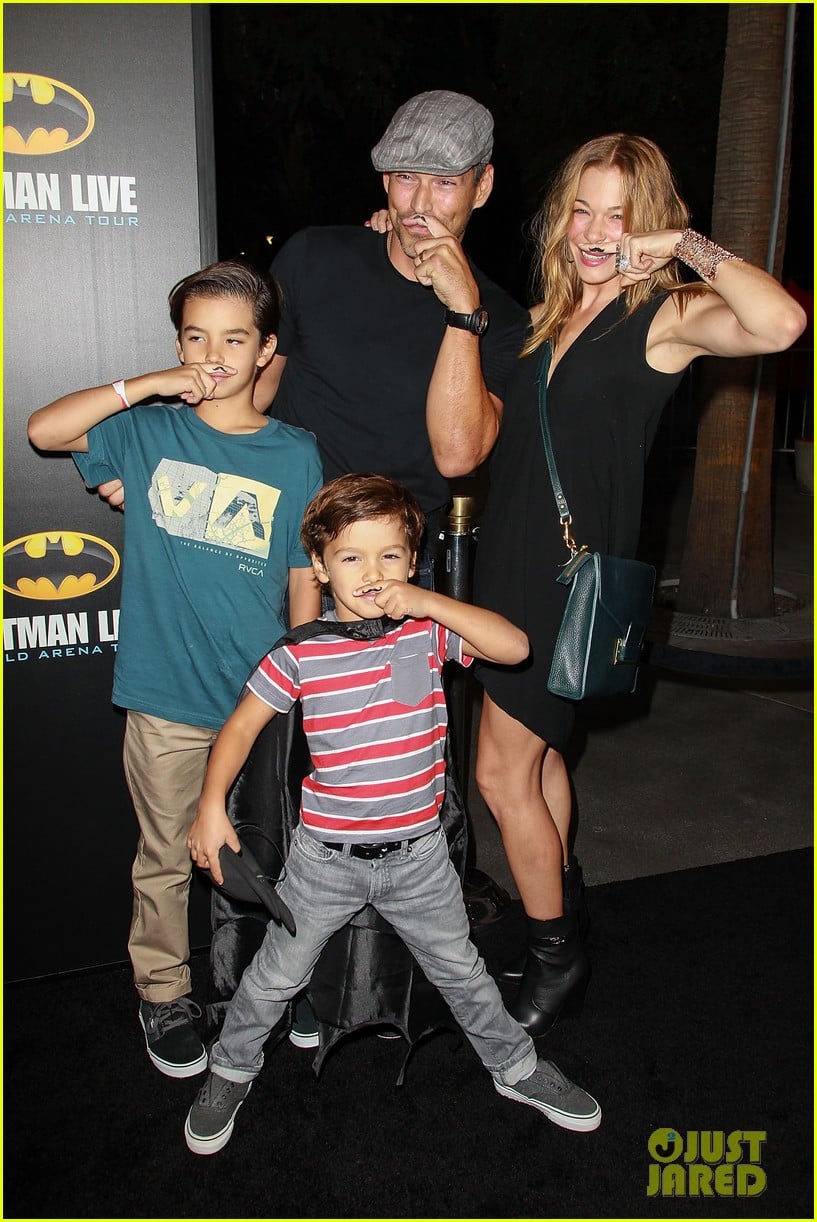 LeAnn Rimes: 'Batman Live' Premiere with the Family!: Photo 2729769 ...