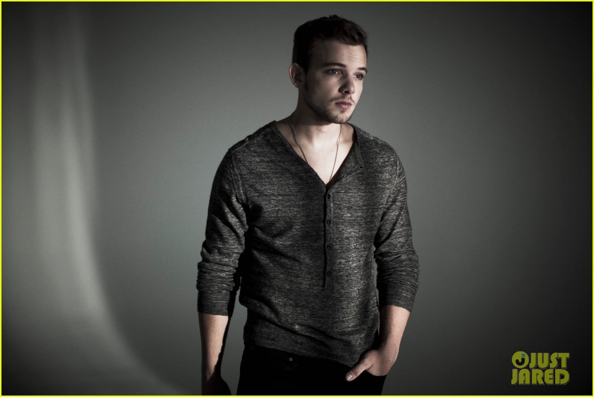 Max Thieriot Photo Shoot & Interview - Exclusive!: Photo 2725793 ...
