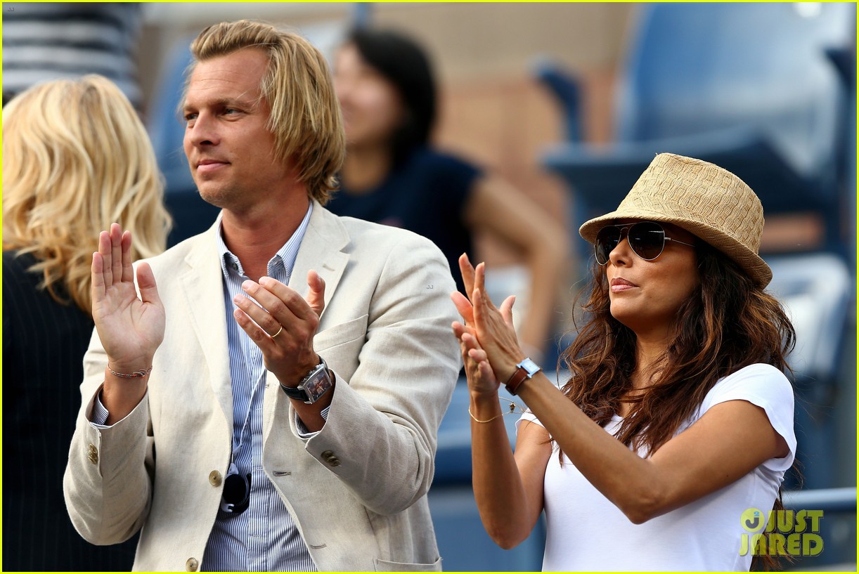 Elizabeth Olsen & Eva Longoria: U.S. Open Spectators!: Photo 2717627 ...