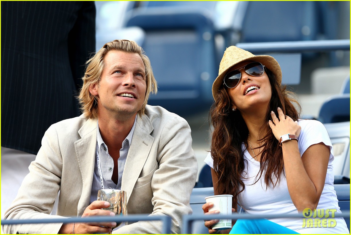 Elizabeth Olsen & Eva Longoria: U.S. Open Spectators!: Photo 2717629 ...