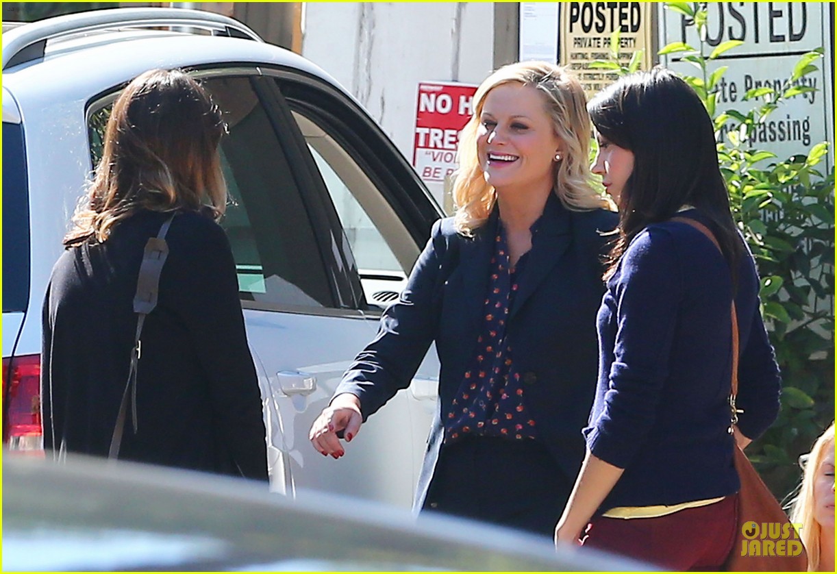 Amy Poehler: 'Parks & Recreation' Set with Rashida Jones!: Photo ...