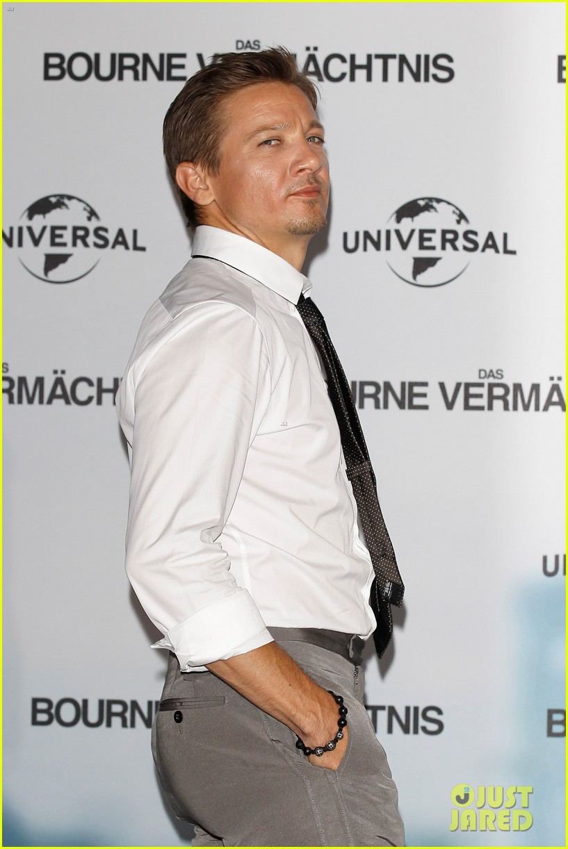 Jeremy Renner Bourne Legacy Berlin Photo Call Photo 2713330