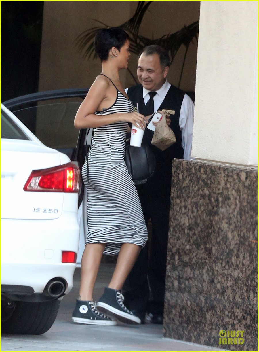 Rihanna: Six MTV EMA Nominations!: Photo 2724017 | Rihanna Photos ...