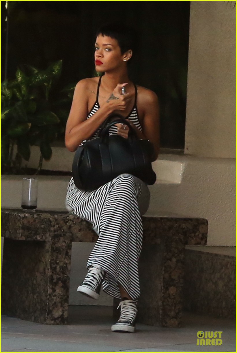 Rihanna: Six MTV EMA Nominations!: Photo 2724022 | Rihanna Photos ...