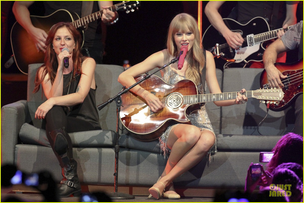 Taylor Swift: Rockin' Rio!: Photo 2721903 | Taylor Swift Photos | Just ...